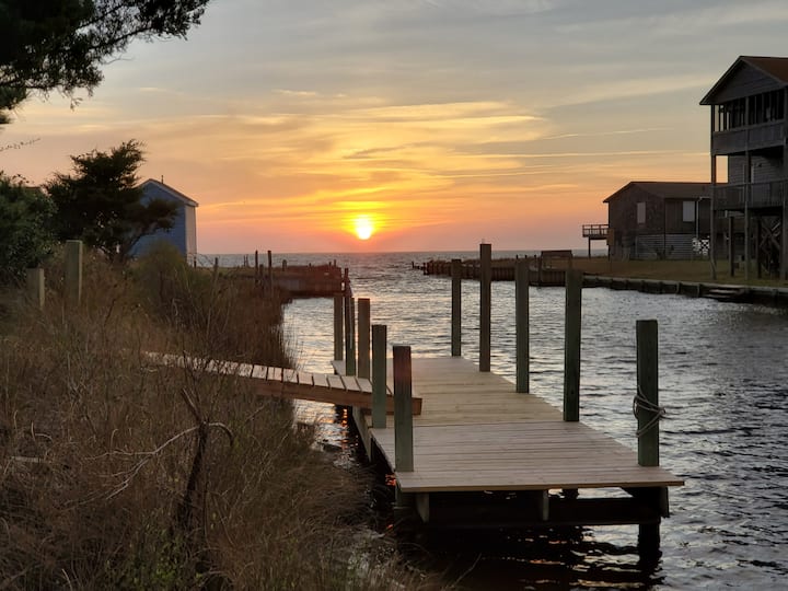Private Soundfront Retreat W/ Dock & Kayaks - Outer Banks, NC