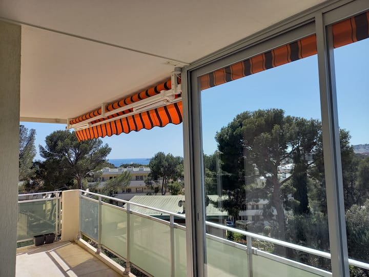 La Ciotat : 2 Pièces, Vue Mer, 10' Plage à Pied - La Ciotat