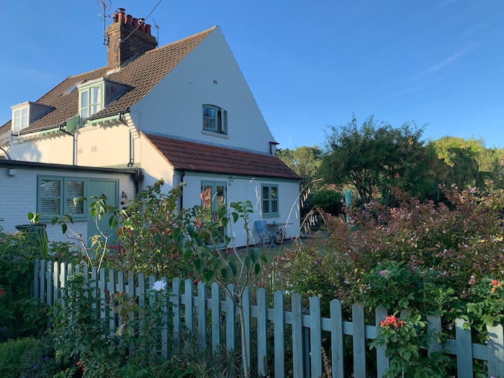 Cosy Cottage & Gardens In Sidestrand - Cromer