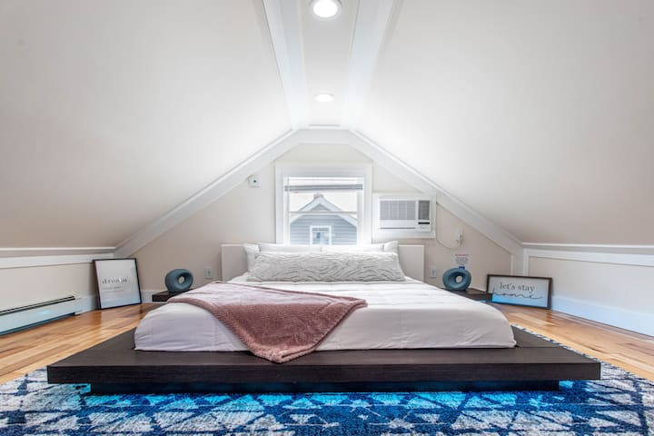 Luxurious Loft Living W/private Bathroom & Netflix - Huntington, NY