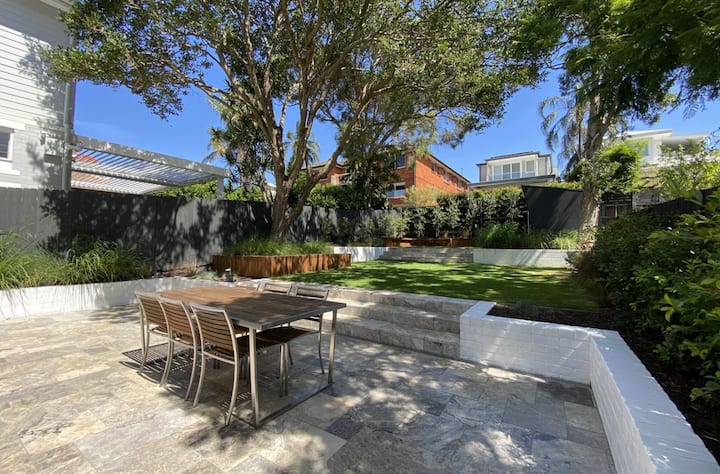 Immaculate Luxury 4 Bedroom Home In Manly - Manly