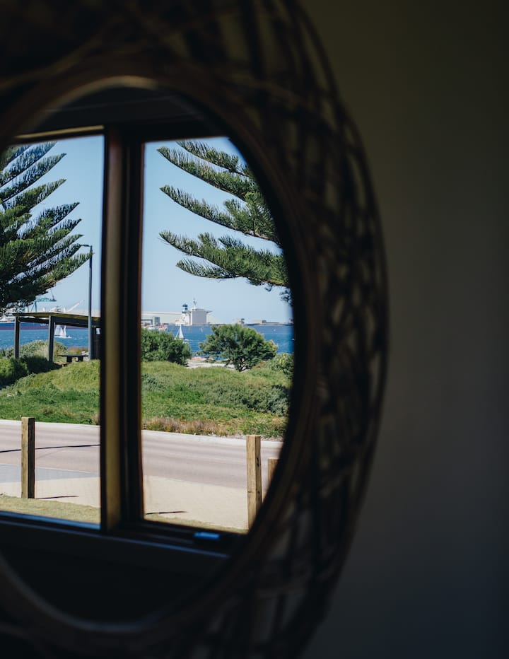 Beach Apartment With Ocean View - Esperance