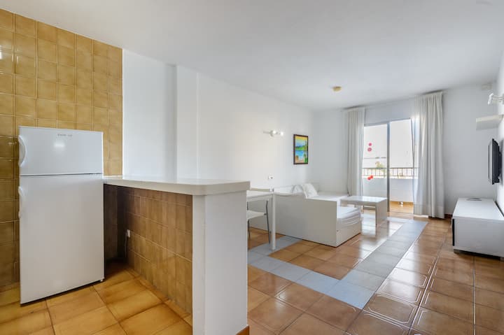 Apartamento Con Vista Parcial Al Mar Y Terraza - Sant Antoni de Portmany