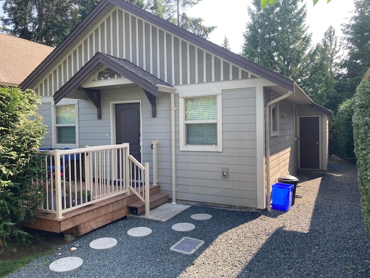 Beach Days Cottage 2 Bed 2 Bath Pet Friendly - Parksville Beaches