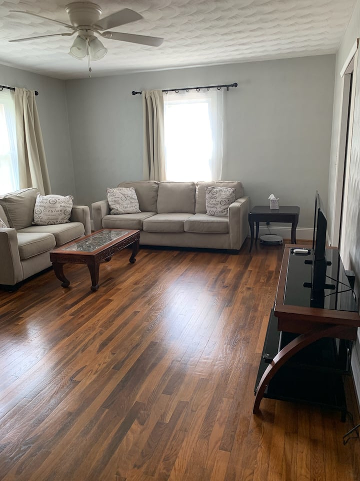 5 Blocks From The Beach, Quiet Neighborhood. - Norfolk, VA