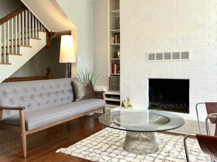 3-level Home | Patio | Walk Everywhere | Parking - Silver Spring, MD