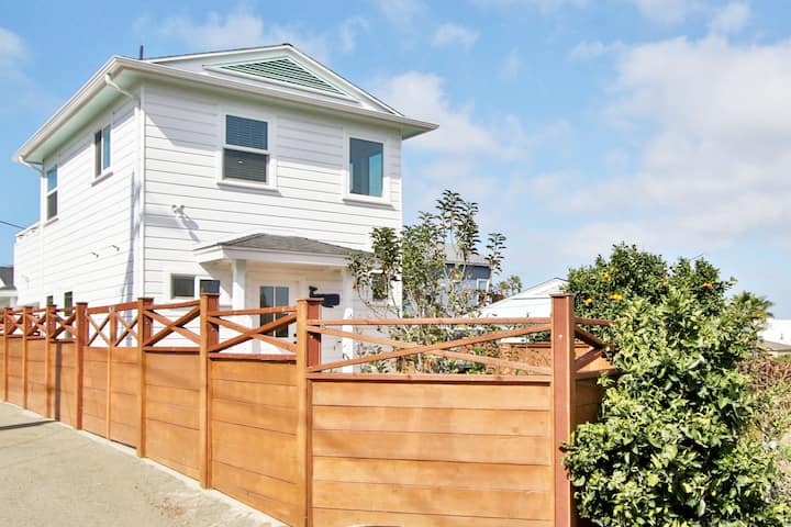 Blue Whale Beach House! - Liberty Station - San Diego
