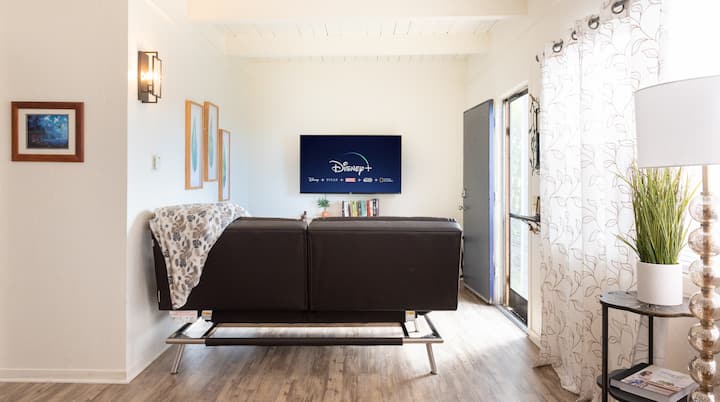 Cozy, Cute; Fenced Patio, Pets Ok; Central Eureka - ユリーカ, CA