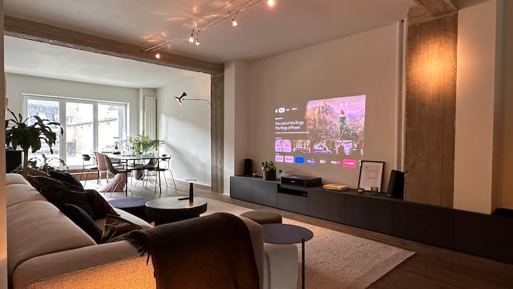 Chic Industrial Loft With Modern Tech In Antwerp. - Antwerpen