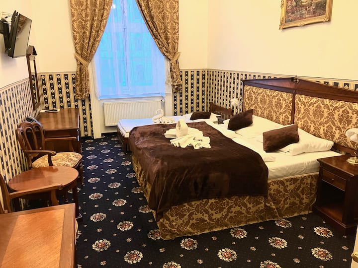 Quiet Triple Room In The Historic City Center - プラハ