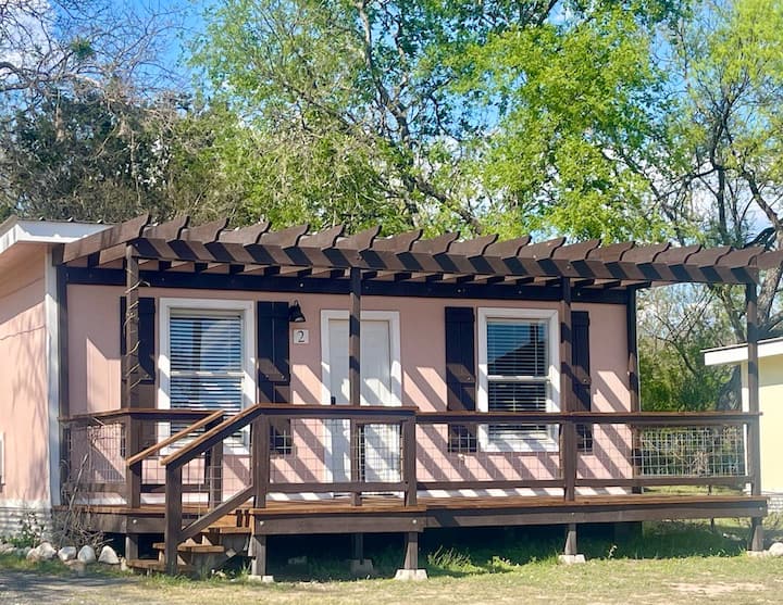 River Facing 2 Bedroom Cabin Camp Riverview - Garner State Park, Concan