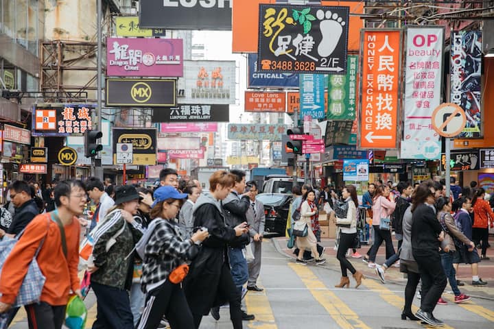 160 Sq Ft Studio In The Crowded Tung Choi Street - Hong Kong