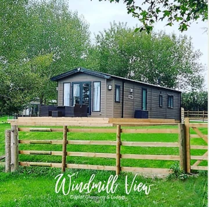 Luxury Lodge With Private Garden - Windmill View - Herefordshire
