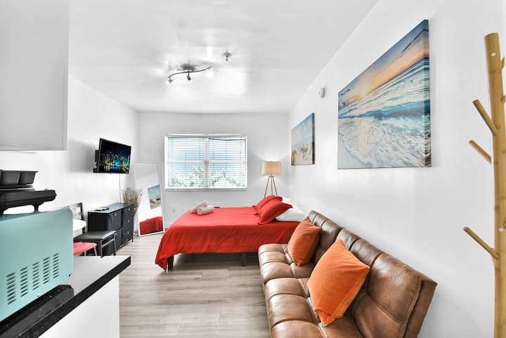 Cozy Miami Beach Studio Hideaway - Miami Beach