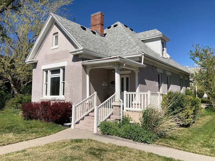 2 Bedroom Sugarhouse Corner - Walk To Restaurants - Salt Lake City, UT