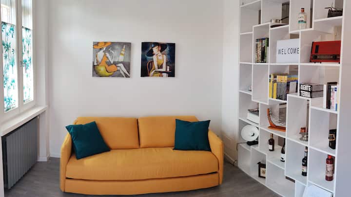 Monolocale Nuovo In Centralissimo Palazzo Storico - Milão