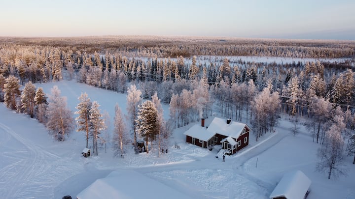 Authentic Lappish Farm, Big House And  Wilderness - Kittilä
