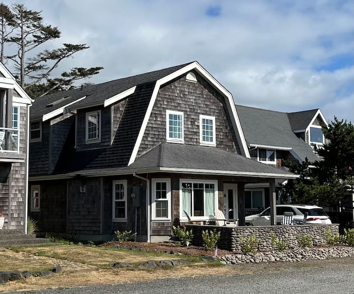 Large Cannon Beach Home, 200 Feet To Beach. 4 Br - Cannon Beach