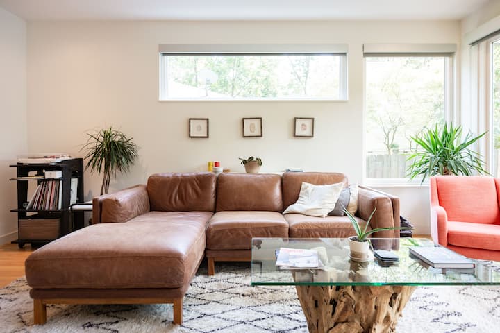 Modern Farmhouse Retreat In The Heart Of Atlanta - Atlanta, GA
