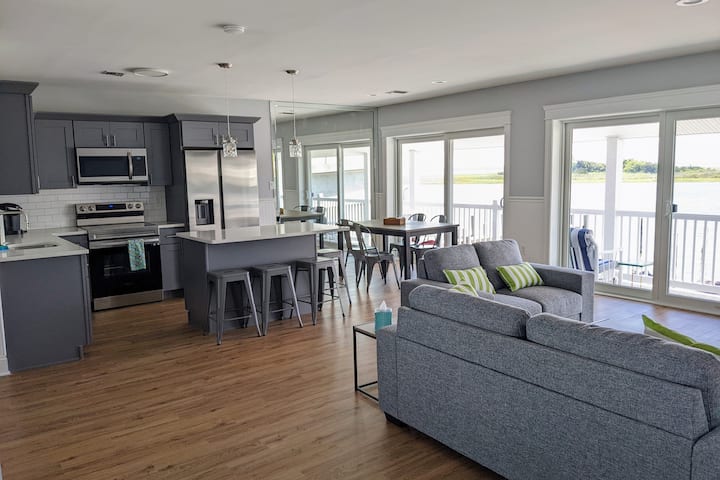 Beautiful Bayfront Condo In Ocnj - Storybook Land, Egg Harbor Township