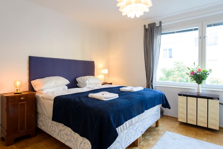 Charming Downtown Danube Apartment - Vienna