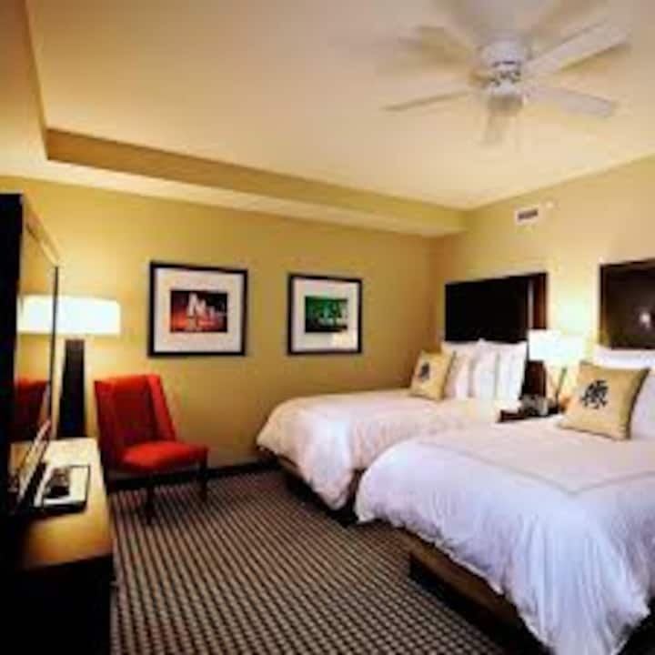 Historic Boutique Experience - Luxury Two Doubles - Tulsa, OK