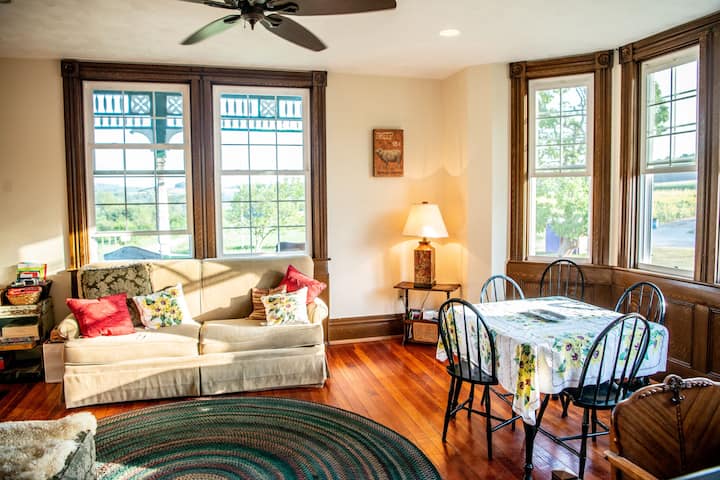 Maple Bottom Farmhouse Bed & Breakfast - Garnet - Scottdale, PA