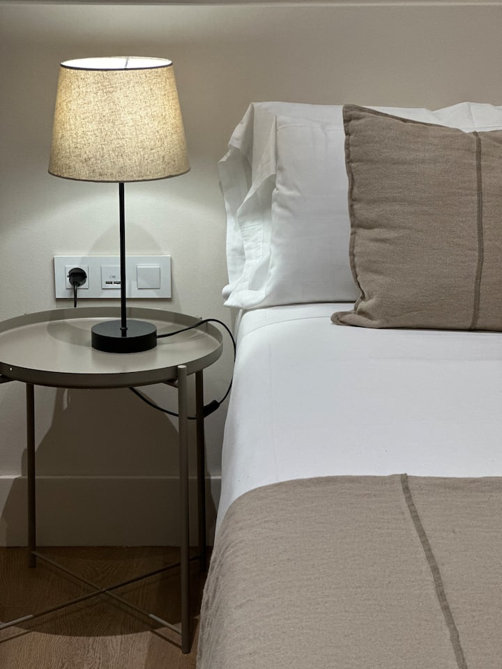 Single Room With Private Bathroom - Hostal Goya - 