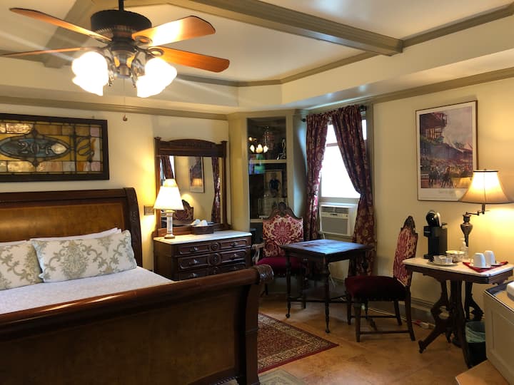Private Luxury Suite Steps To Downtown & Track - サラトガ・スプリングズ, NY