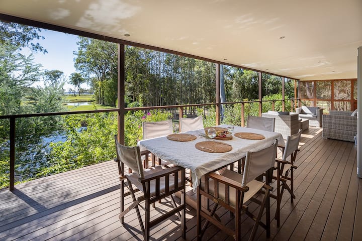 Pavilion · Lake Weyba Cottages Noosa - Pavilion - Sunshine Coast Queensland, Australia
