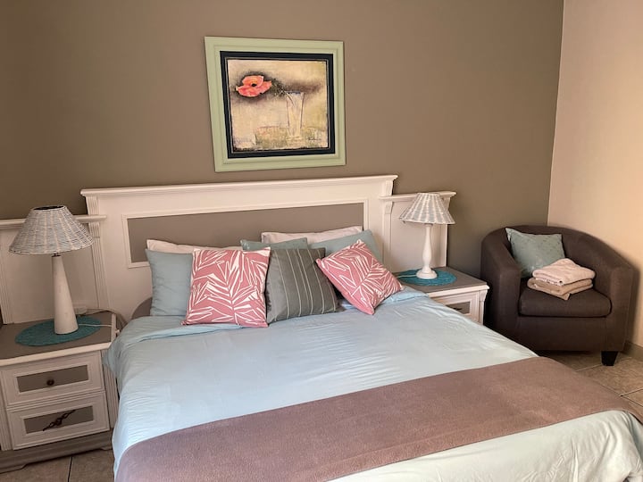 Homely , Affordable Duplex - Kenwood - Pretoria