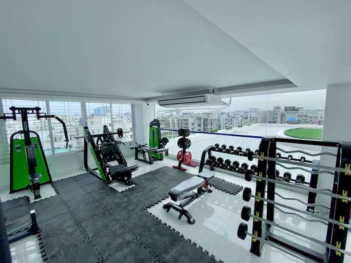 Value Stay W/ Pool & Gym, Bashundhara R/a - Dacca