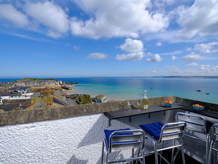 The View ... 2 Bedroom, 2 Bath And Parking! - St Ives
