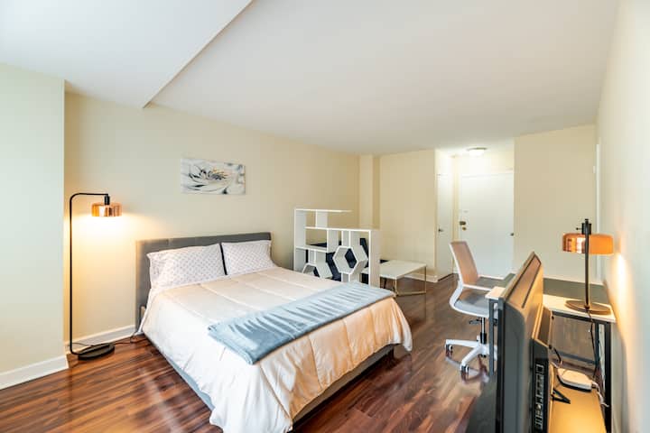 Bright & Central Studio Apt By Rosslyn Metro - Washington