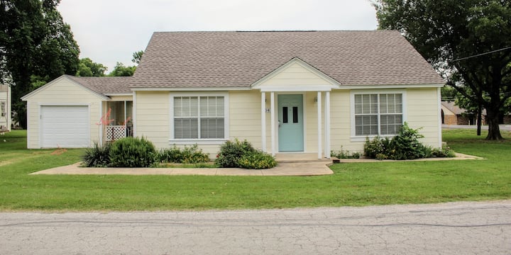 Justin Vacation Rentals & Homes - Texas, United States | Airbnb