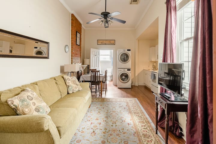 Historic Marigny Cottage Double - Mardi Gras New Orleans