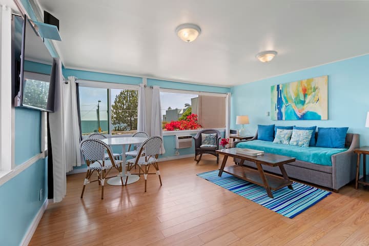 Laguna Ocean View Cottage, Walk To Beach & Village - Laguna Beach, CA