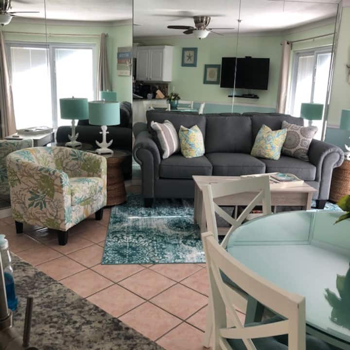 *Private Beach Access! Cozy 1bd/1ba Sleeps 4 - Miramar Beach, FL