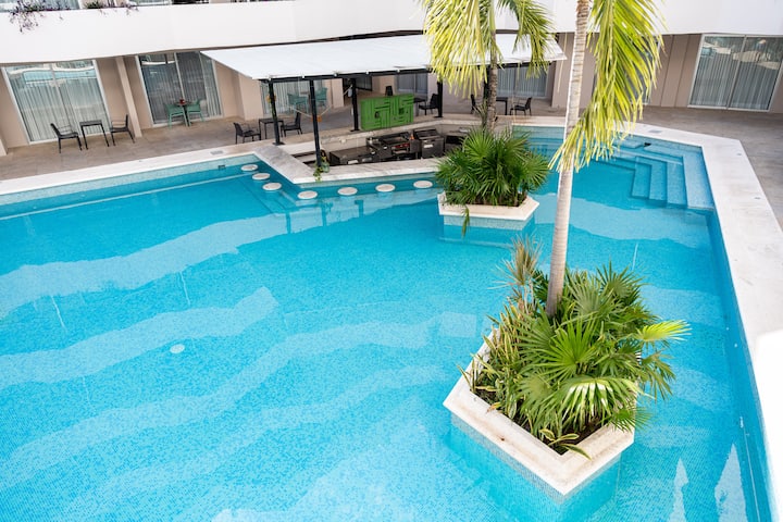 Work-friendly Stay Near 5th Ave W/ Pool, Gym & Spa - Playa del Carmen