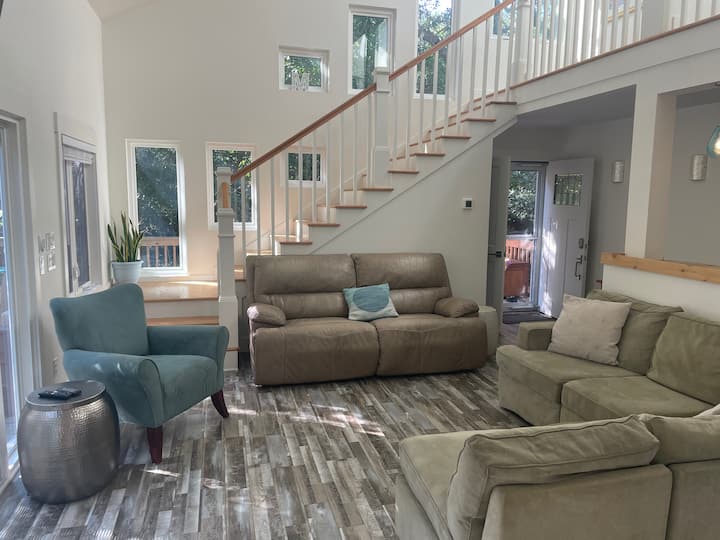 Lovely Family Home With Optional Apartment Add-on - Emerald Isle, NC