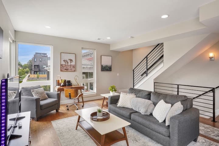 Slofax Place Modern Townhome In Sloans Lake Denver - Denver, CO