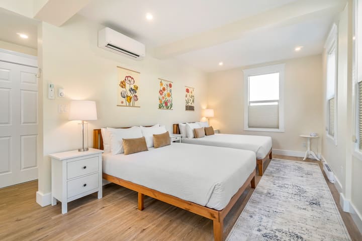 Downtown City Views - Double Queen Suite - Nelson