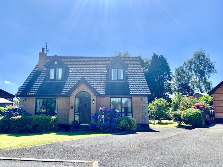 Beautiful Spacious Home With Private Mature Garden - Belfast