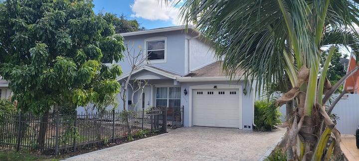 Beautiful Modern Spacious Home - Margate, FL