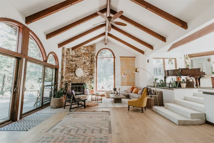 Stone House Lodge Rustic Lake House - Nevada City, CA