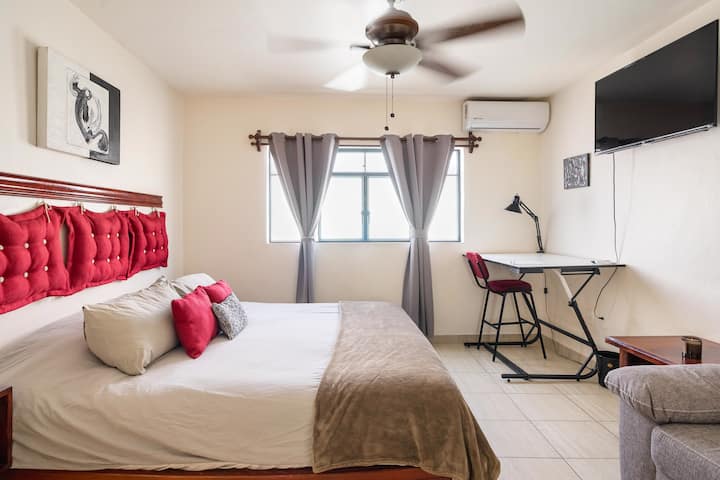 Casa Completa/ingreso Pirvado/la Americana A/c - Guadalajara