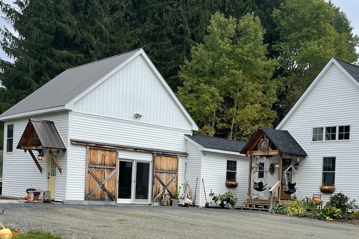 Hedges Lake Vacation Rentals & Homes - Jackson, NY | Airbnb