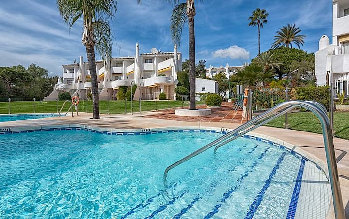 Renovated 3 Bedroom/2 Bath- 9 Min. Walk To The Sea - Calahonda