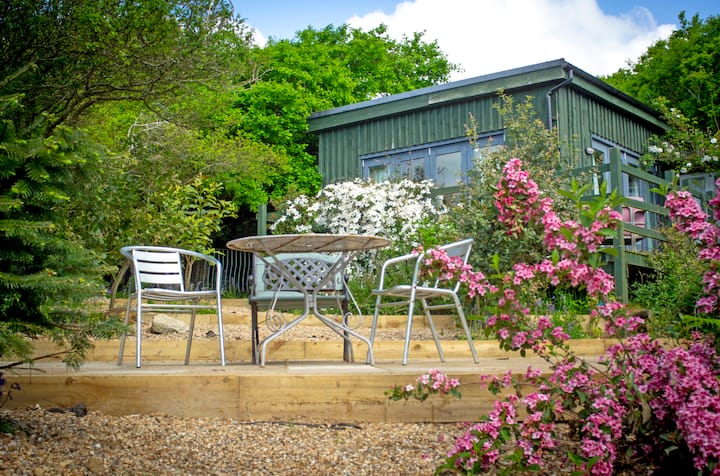 Hollyoak Sanctuary, A Secluded Retreat - Hastings