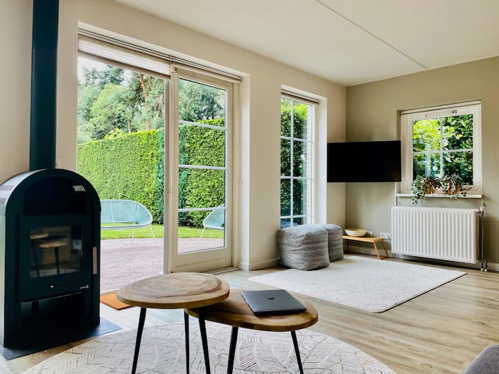 Peaceful Veluwe Bungalow Awaits Lovers Of Nature - Barneveld